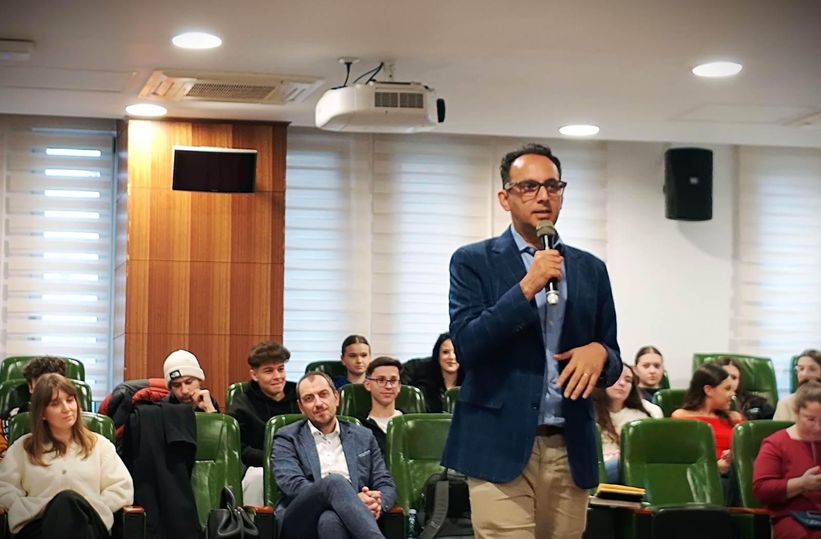 Director general Junior Achievement Worldwide, sfat pentru tinerii viitori lideri: „Nu vă ...